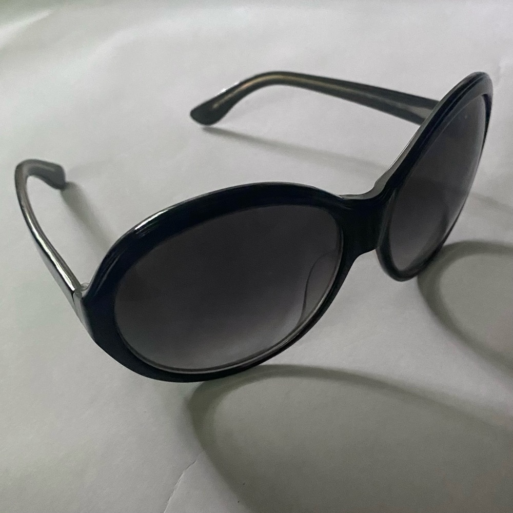 Theory Sunglasses Black With Gray Gradient Lenses - Gem